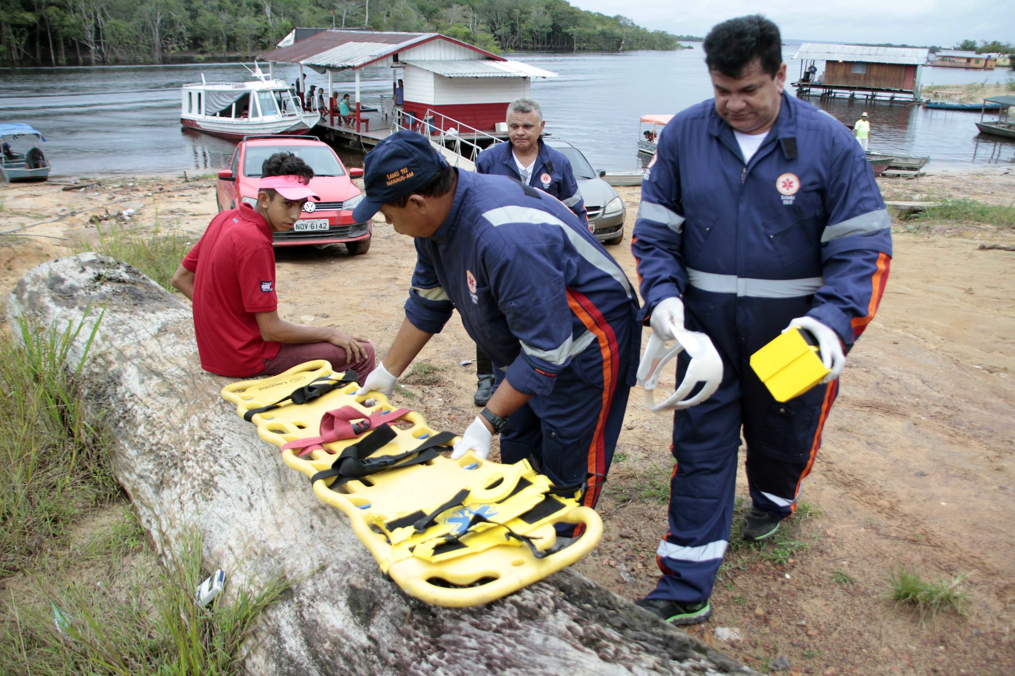 Comunidades ribeirinhas recebem assistência em saúde do SAMU 192 ...