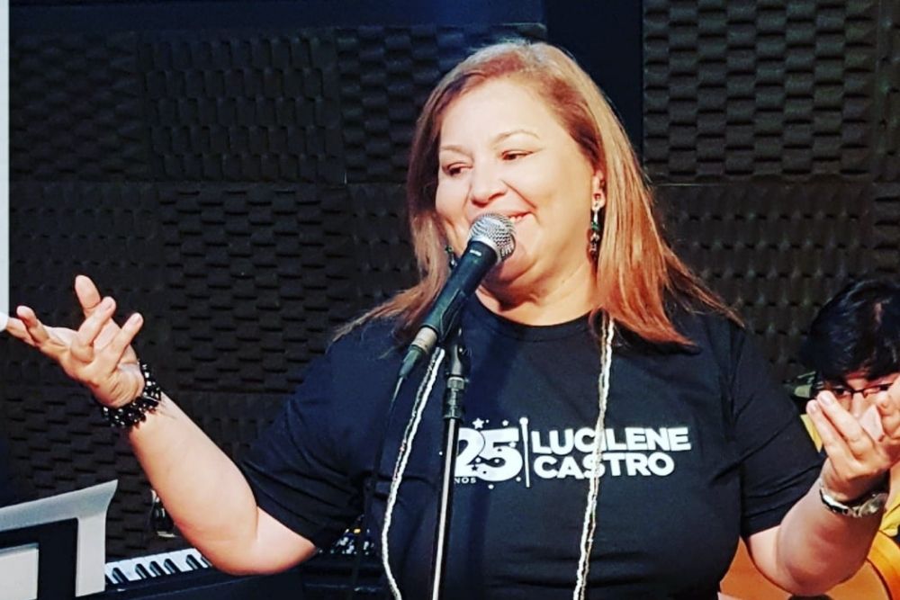 Lucilene Castro celebra 25 anos de carreira hoje no Teatro Amazonas ...