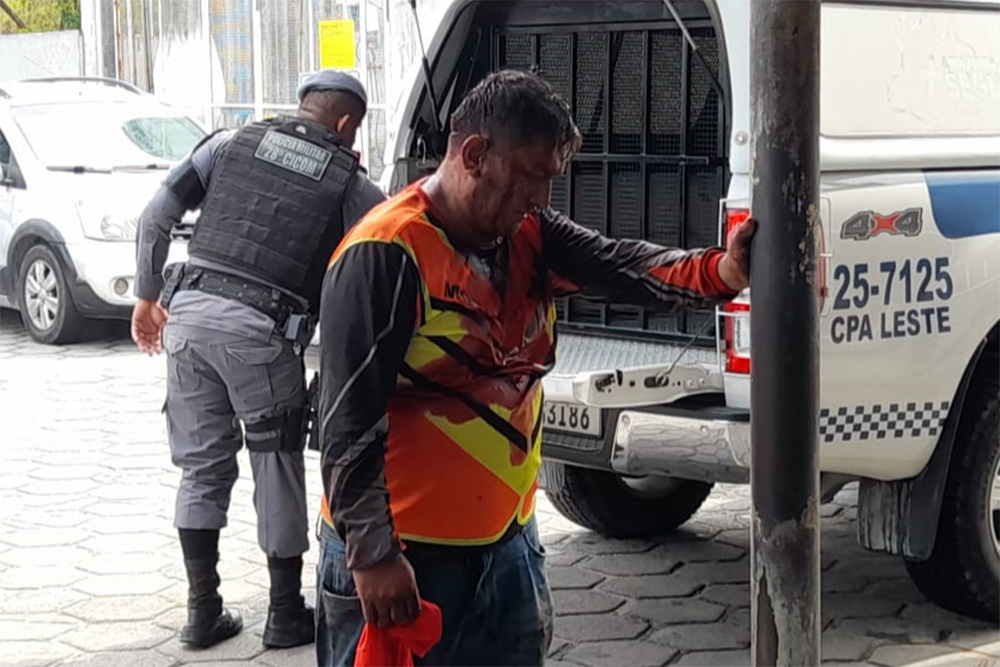 Mototaxista é Espancado Por Populares E Preso Pelo Estupro De