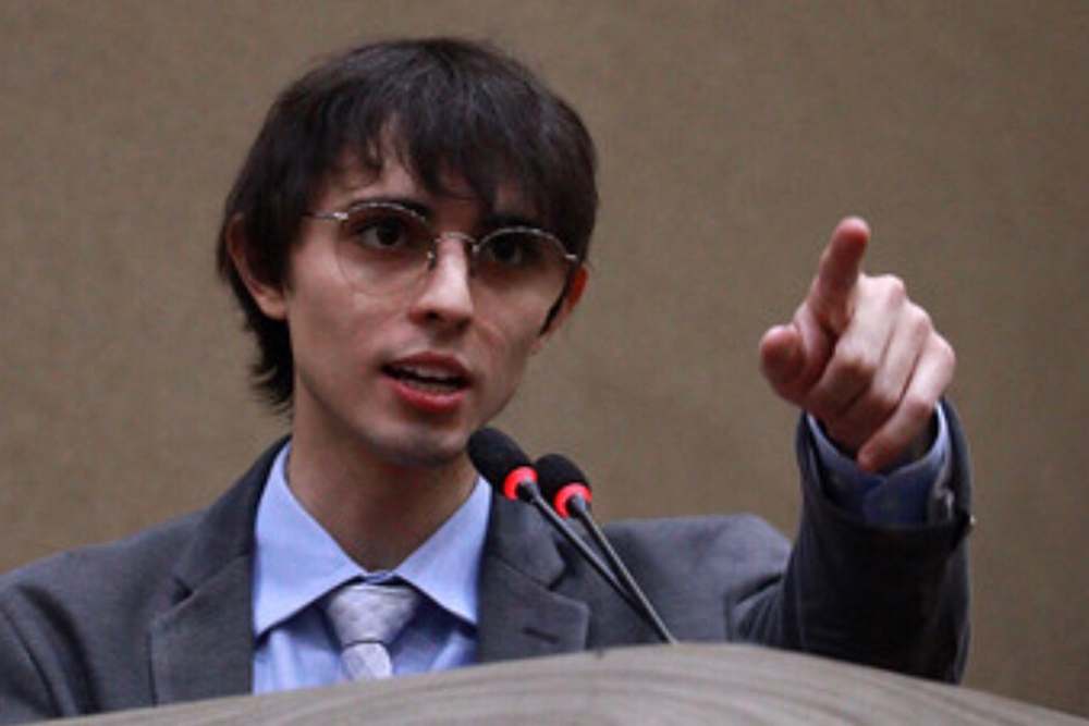 Amom e a ZL: tire memes da sala, veja BO na PF e ouça Rocam - Portal do ...