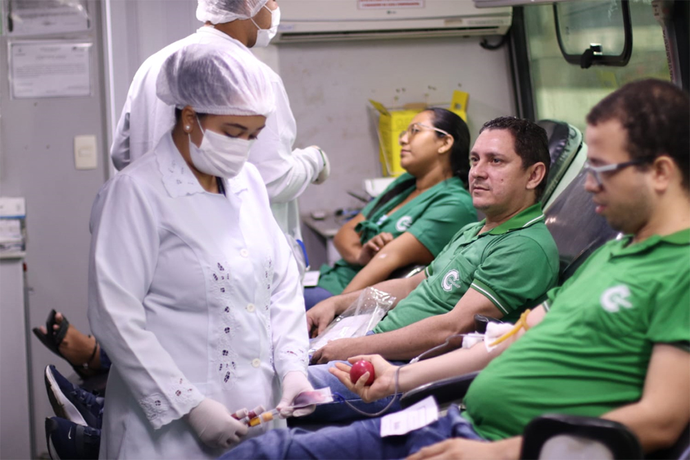 'Vampirão' do Hemoam coleta 50 bolsas de sangue em ação na Sefaz-AM