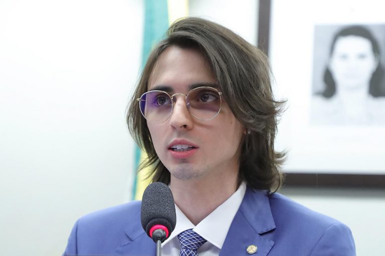 Amom aprova projeto que isenta pessoas com fibromialgia de pagamento no ...