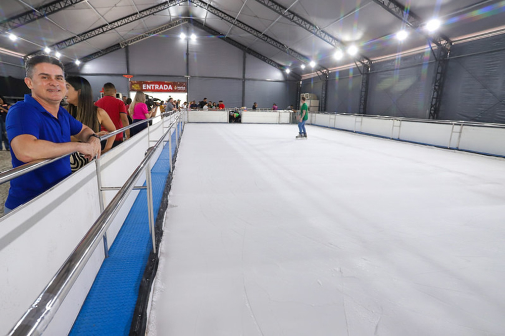 'Um Sonho Mágico de Natal': pista de patinação no gelo é instalada na ...